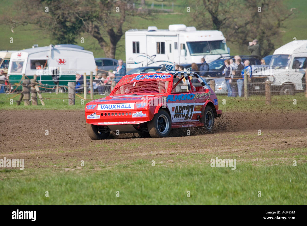 Autograss racing from the north Wales Autograss club, Broughton near ...