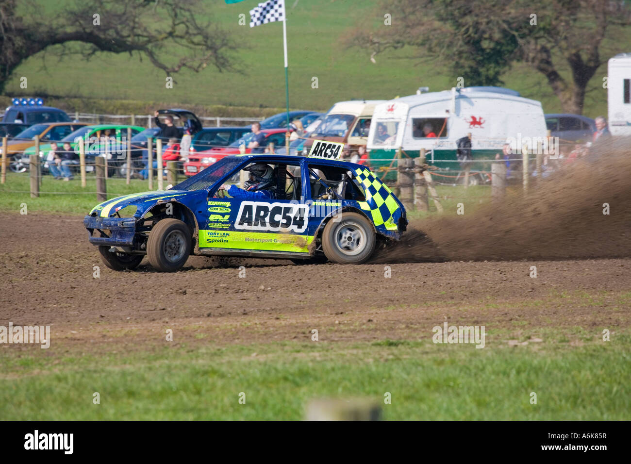 Autograss racing from the north Wales Autograss club, Broughton near ...
