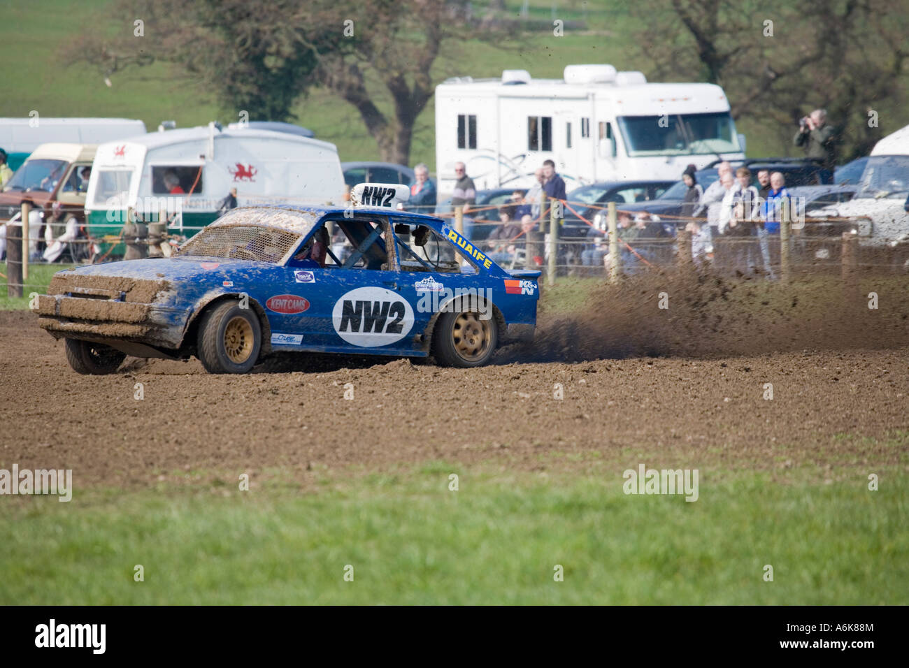 Autograss racing from the north Wales Autograss club, Broughton near ...