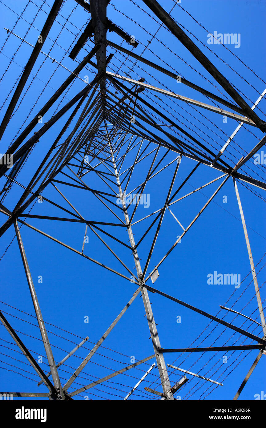 ELECTRICITY PYLON AND CABLES WITH BLUE SKY Stock Photo - Alamy