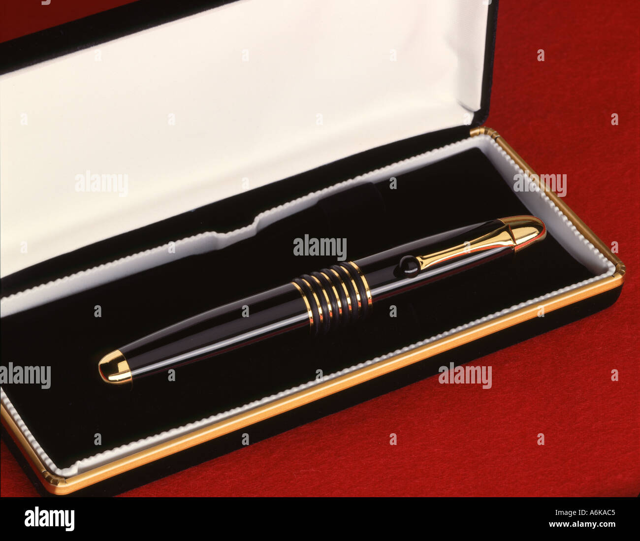 pen in gift presentation box Stock Photo - Alamy
