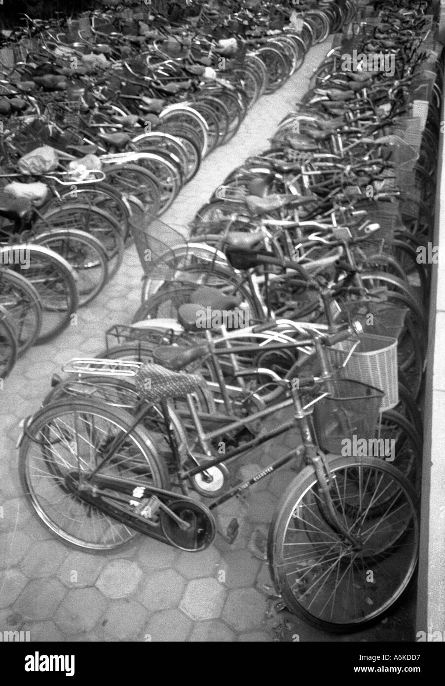 Busy asian Black and White Stock Photos & Images - Alamy