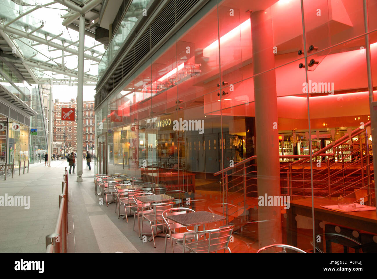 A restaurant in Cardinal Place, Victoria, London Stock Photo - Alamy
