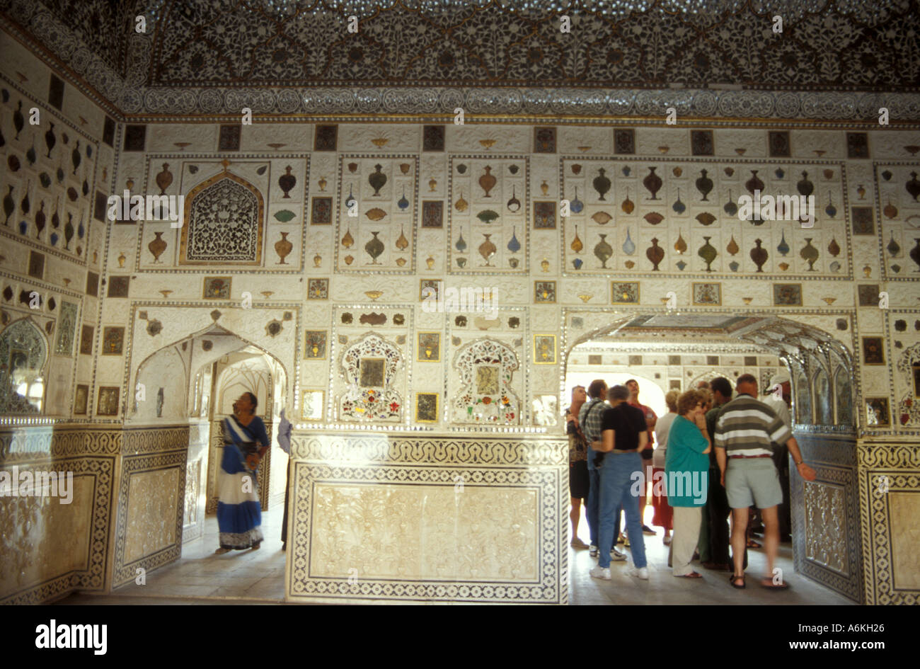Inside the Amber fort India hall of mirrors Stock Photo - Alamy