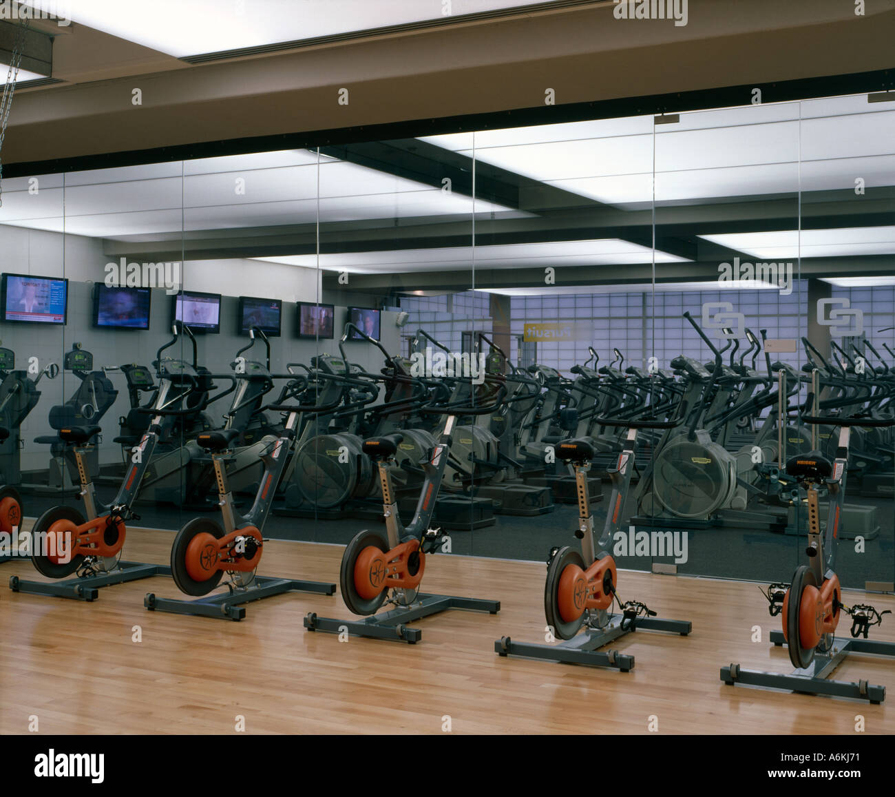 Fitness first gym interior hi-res stock photography and images - Alamy