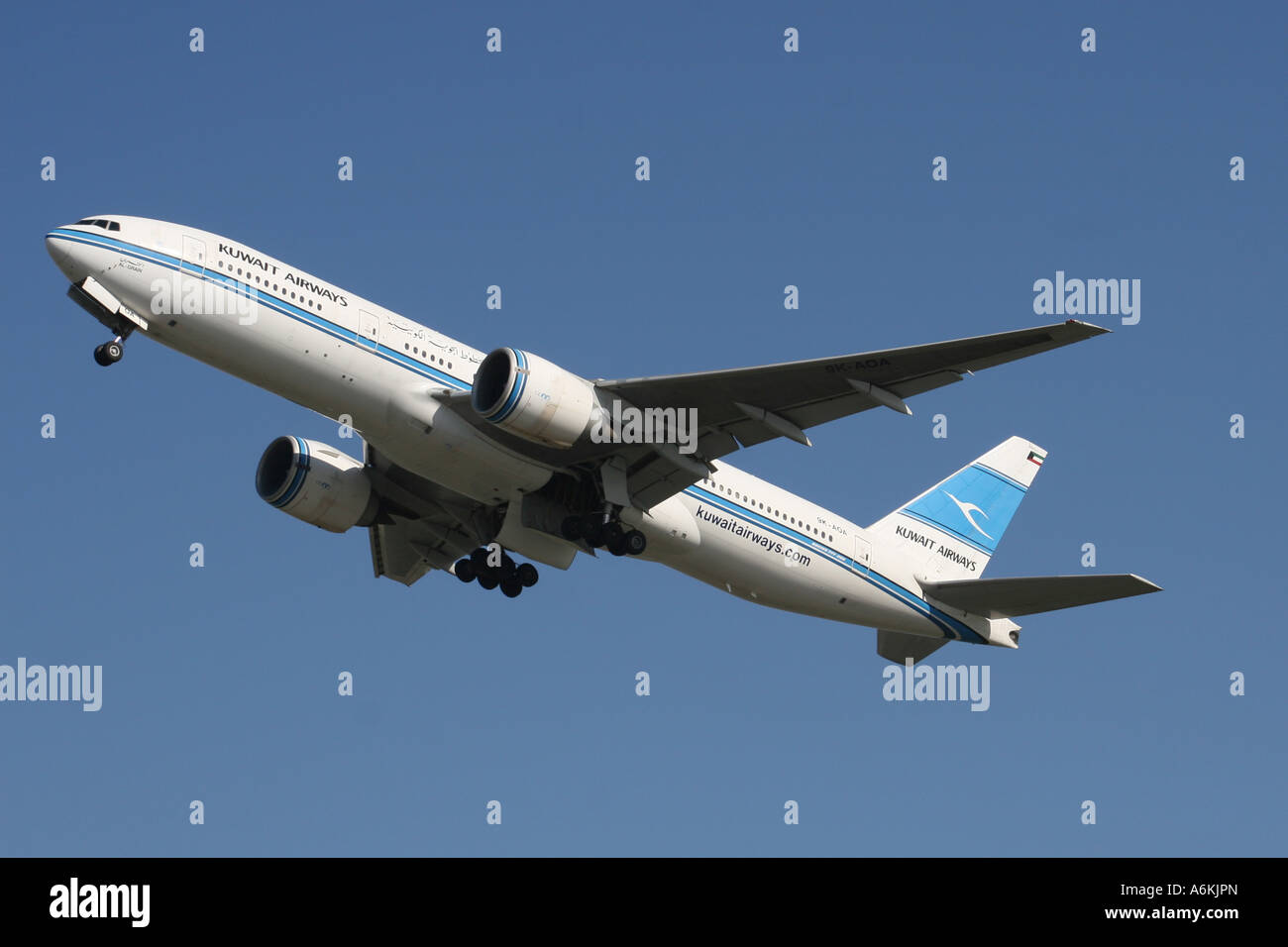 Kuwait airways hi-res stock photography and images - Alamy