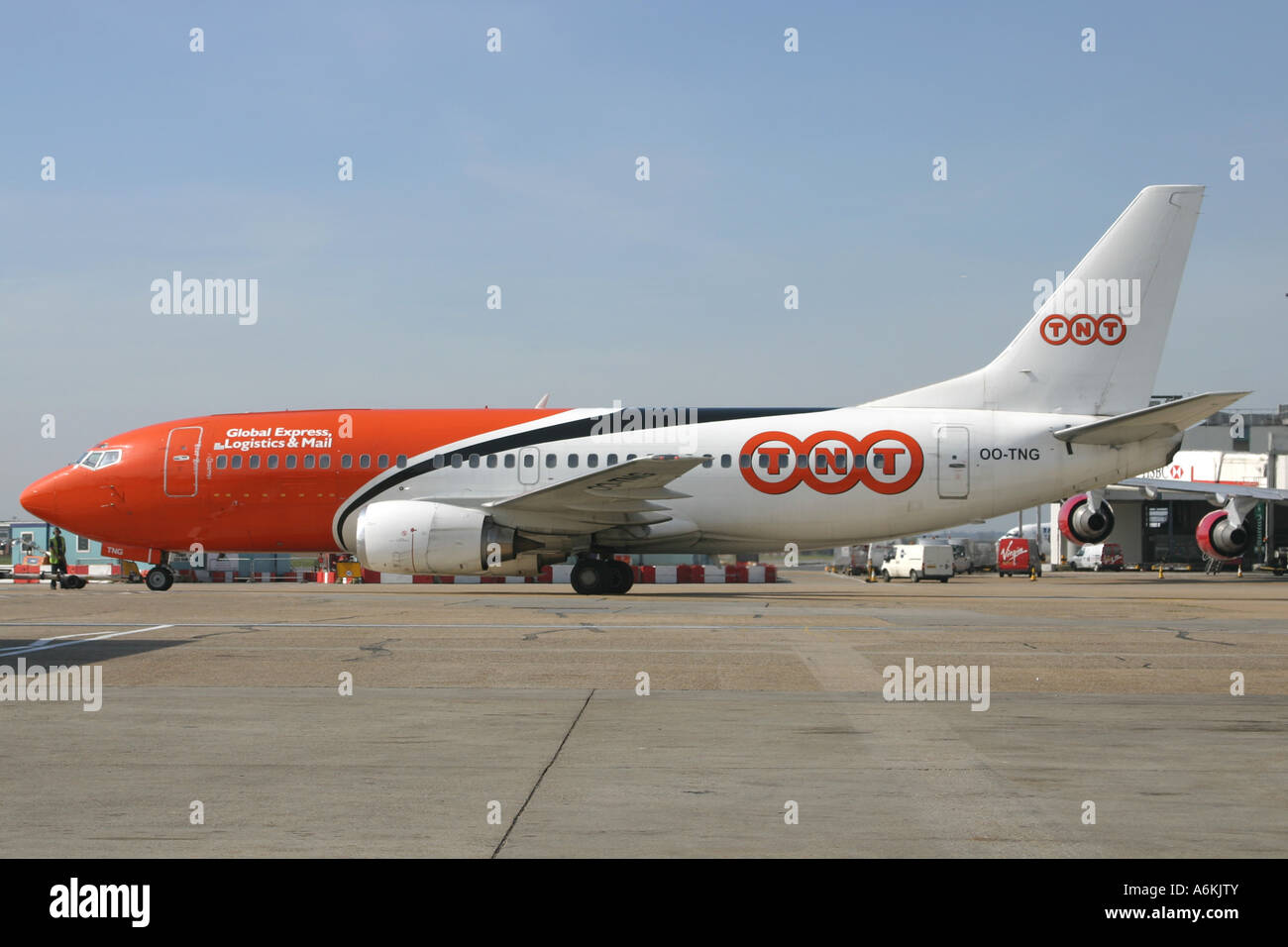 Tnt aircraft hi-res stock photography and images - Alamy