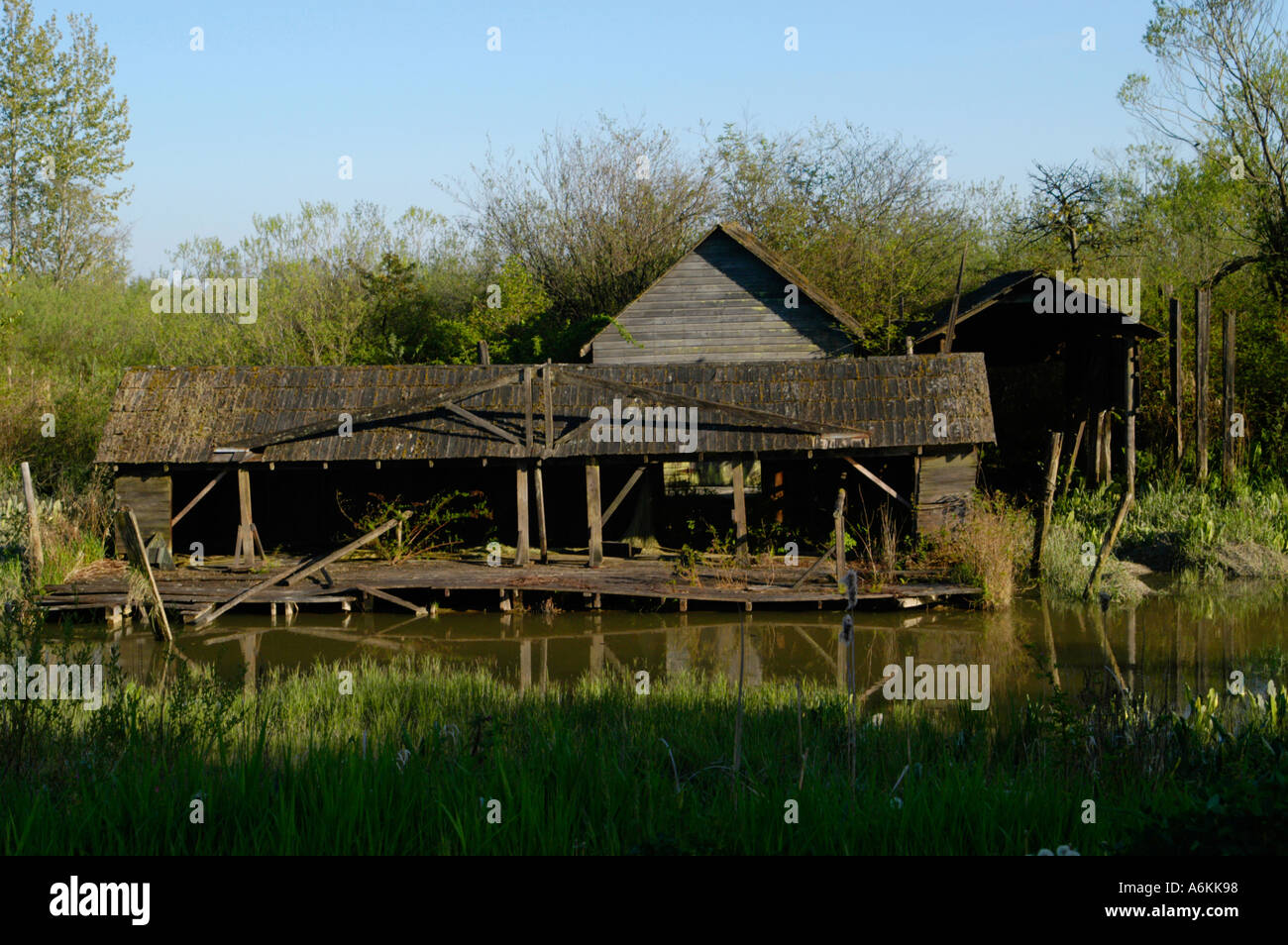 Bayou boat house hi-res stock photography and images - Alamy