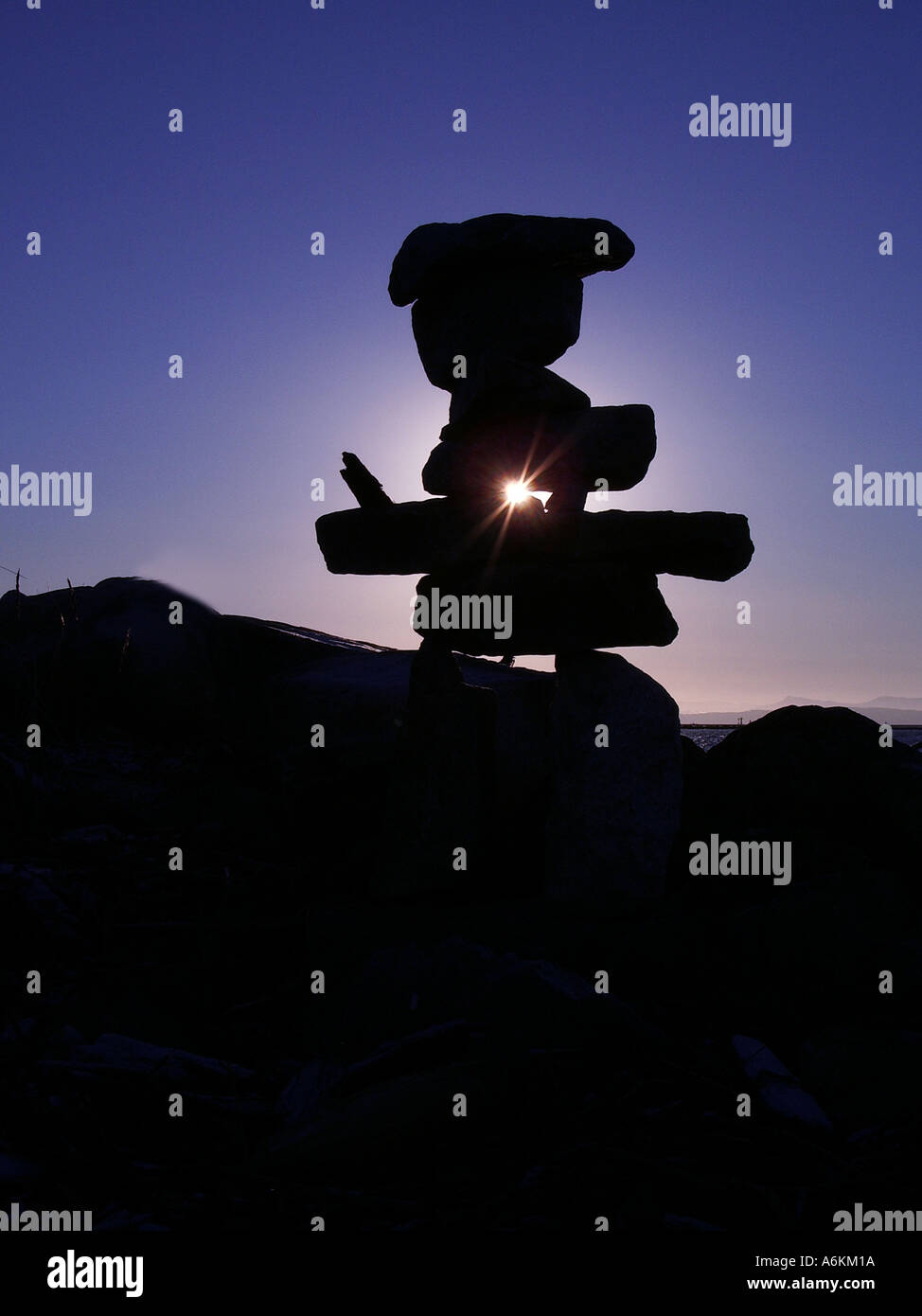Inuit guide hi-res stock photography and images - Alamy
