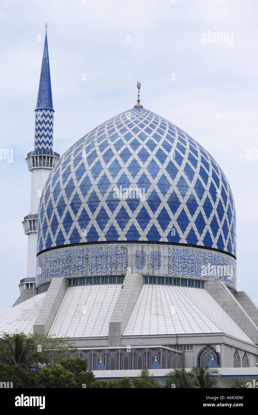 Sultan Salahudin Abdul Aziz Shah mosque, Shah Alam, Selangor, Malaysia ...