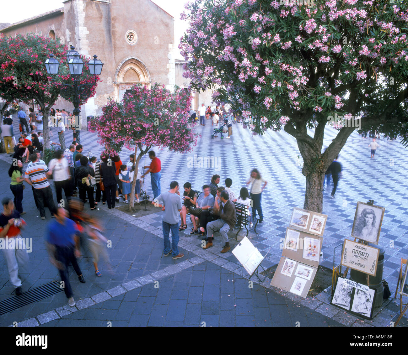 Evening passegiata in Taormina Sicily Italy Stock Photo - Alamy