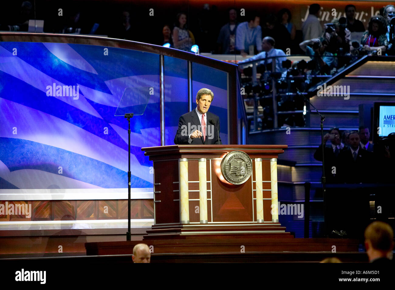 2004 Democratic Convention at the Boston Fleet Center as John Kerry ...