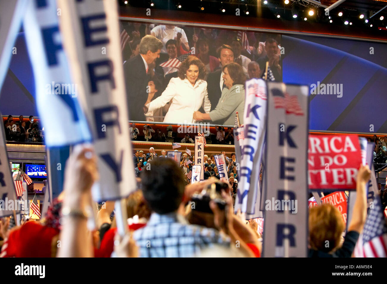 2004 Democratic Convention at the Boston Fleet Center as John Kerry ...