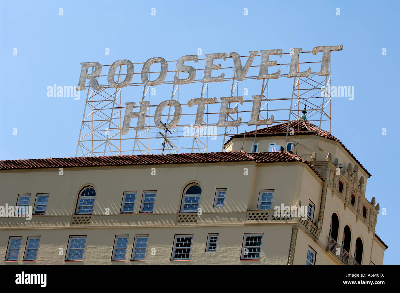Roosevelt Hotel Hollywood California USA Closeup of sign on the rooftop ...
