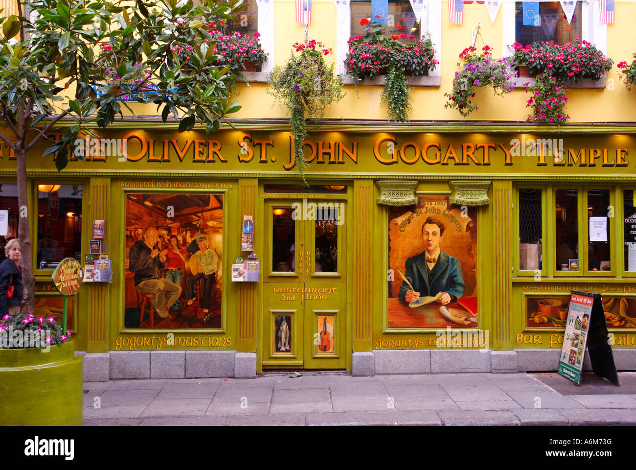 The busy and colorful streets and buildings of the Temple Bar District ...
