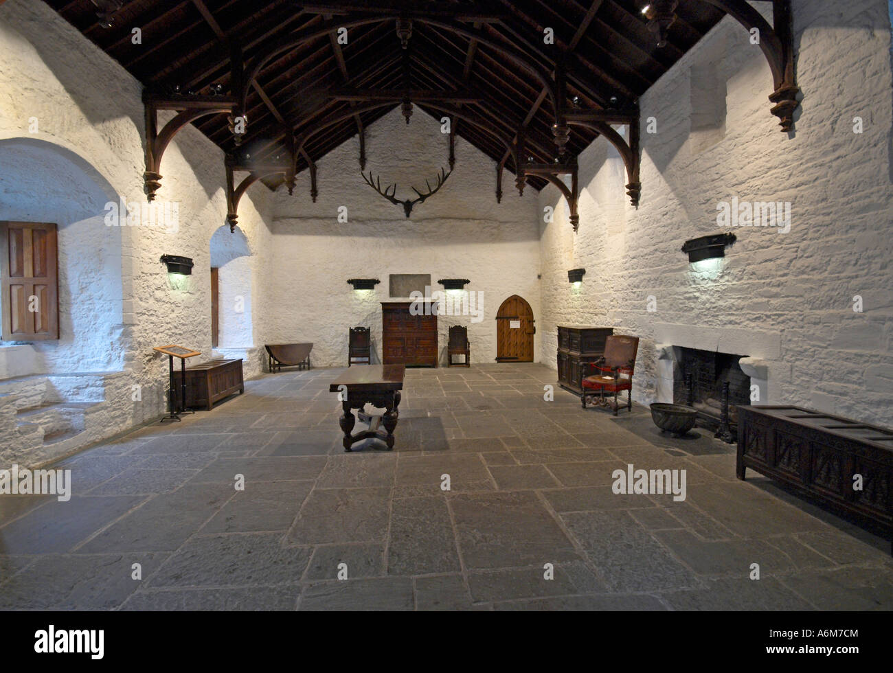 Medieval great hall hi-res stock photography and images - Alamy