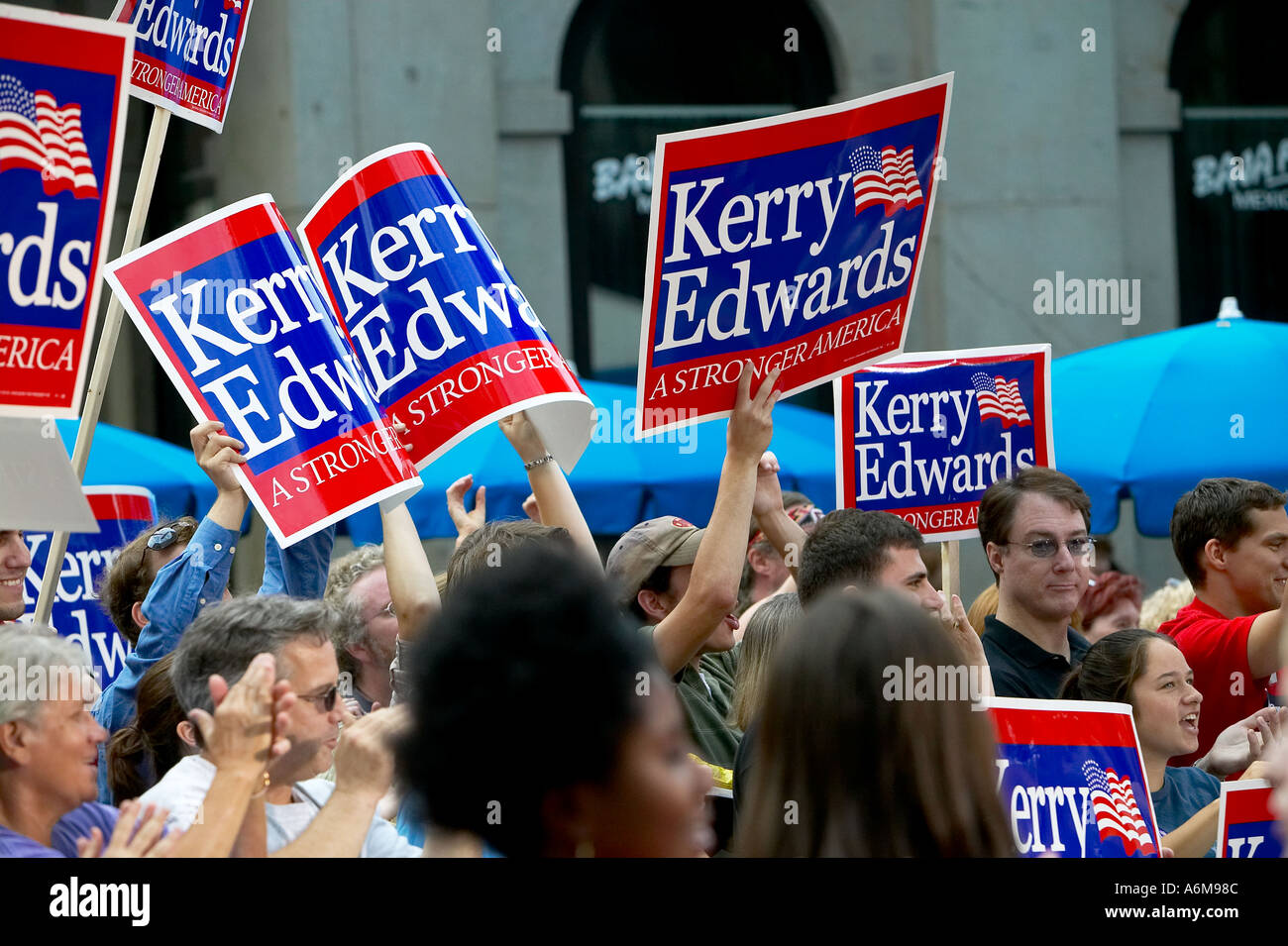 2004 campaign sign hi-res stock photography and images - Alamy