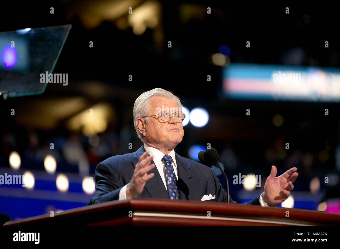 2004 Democratic Convention at the Boston Fleet Center George Mitchell ...
