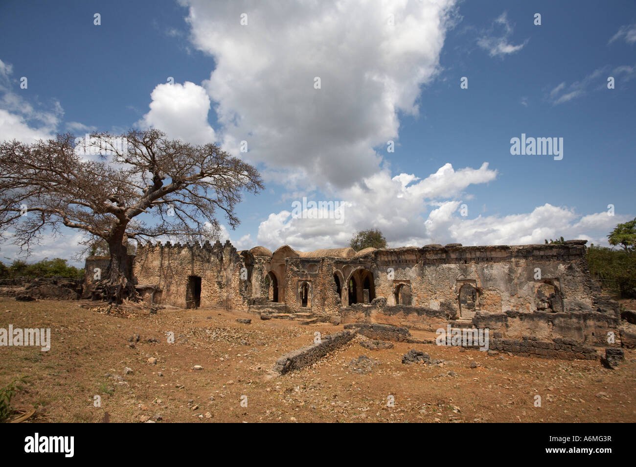 Mosque on Kilwa Kisiwani, Tanzania Stock Photo - Alamy