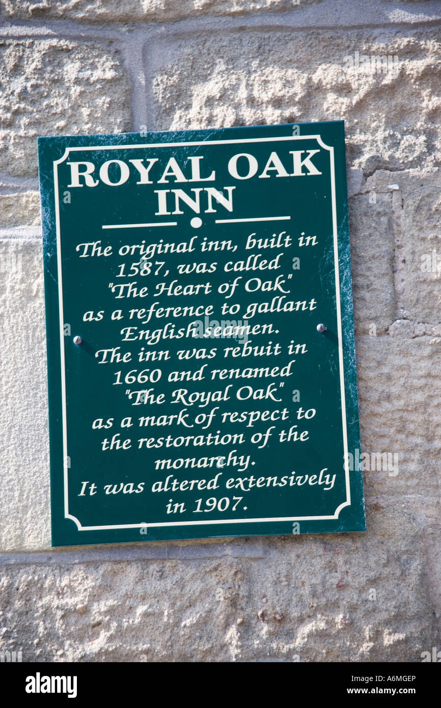 Royal Oak Inn, Eyam, Derbyshire, England Stock Photo - Alamy