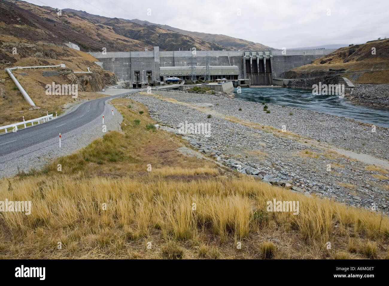 View of Clyde hydroelectric dam and Lake Dunstan on Clutha River near ...