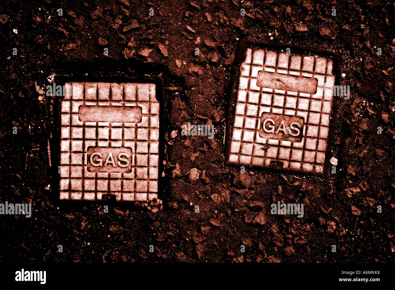 Square manhole cover uk hi-res stock photography and images - Alamy