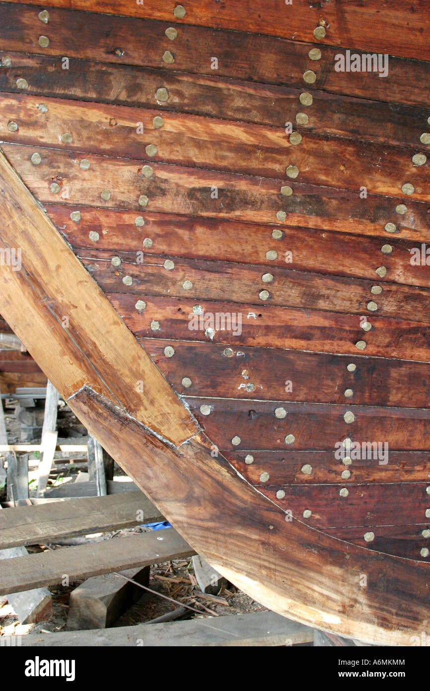 Traditional Dhow building at Mandvi Port on the Rukmavati RIver,in ...