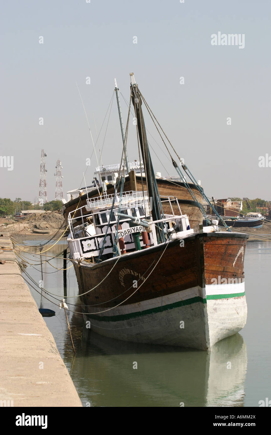 Ship building at mandvi hi-res stock photography and images - Alamy
