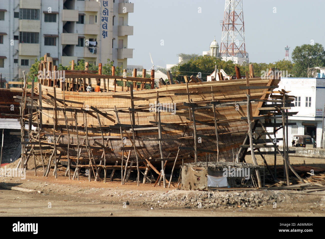 Dhow fishing boats mandavi port hi-res stock photography and images - Alamy