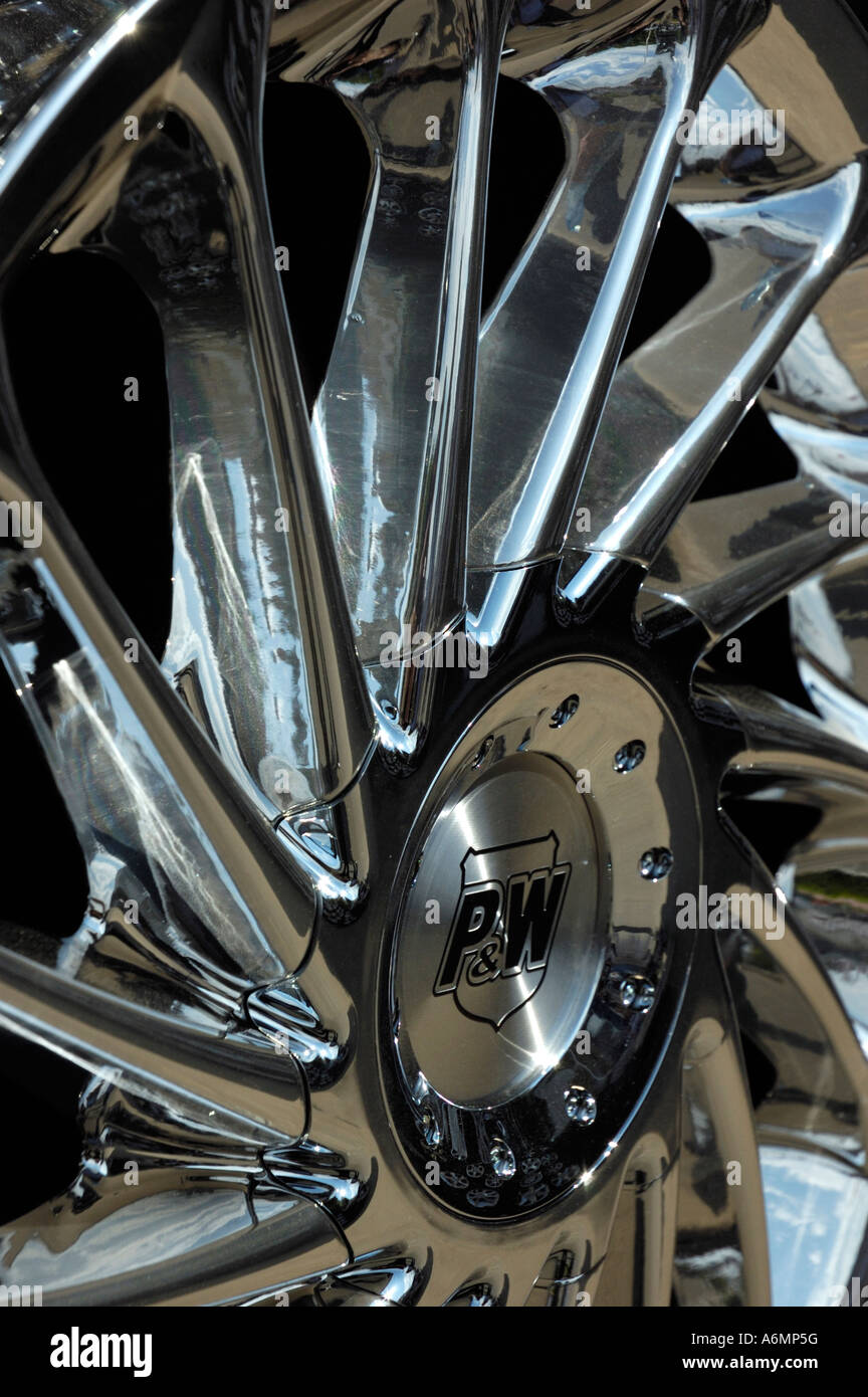 Aluminium car alloy rims hi-res stock photography and images - Alamy