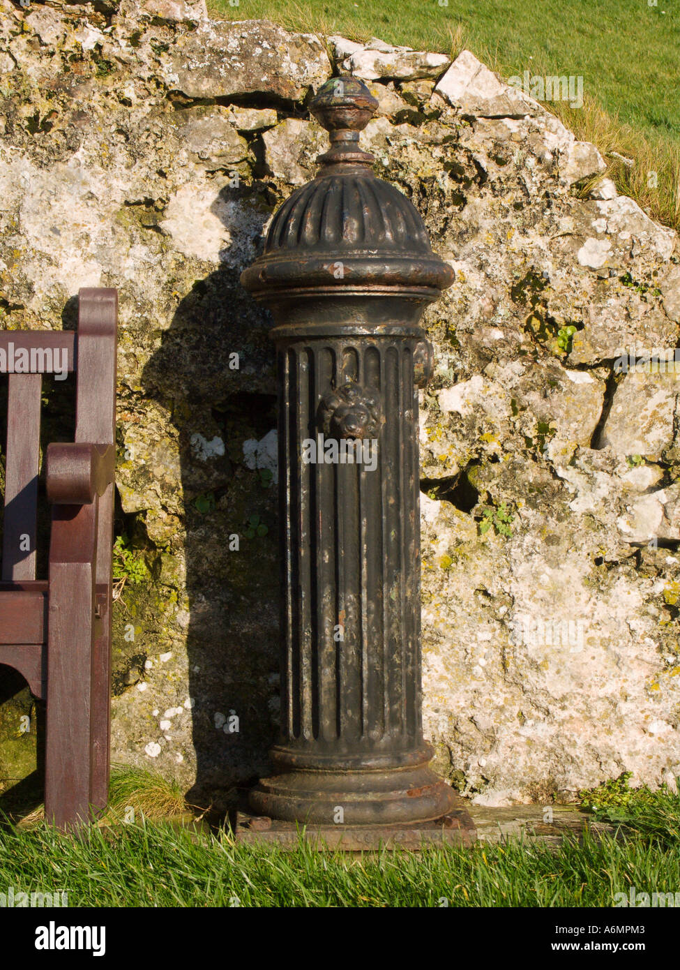Old fashioned fire hydrant Stock Photo - Alamy