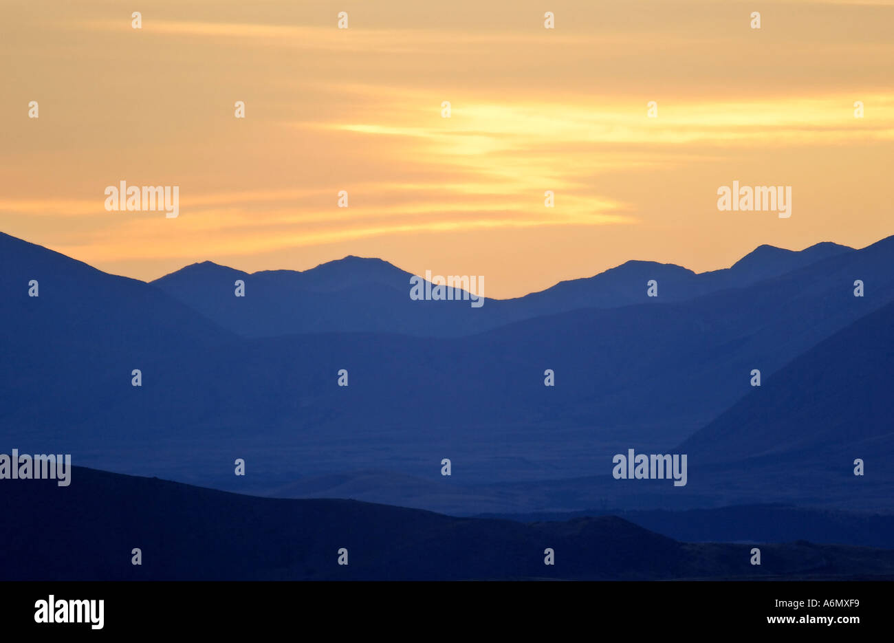 Gorgeous sunrise over Mount Cook Range in scenic New Zealand Stock ...