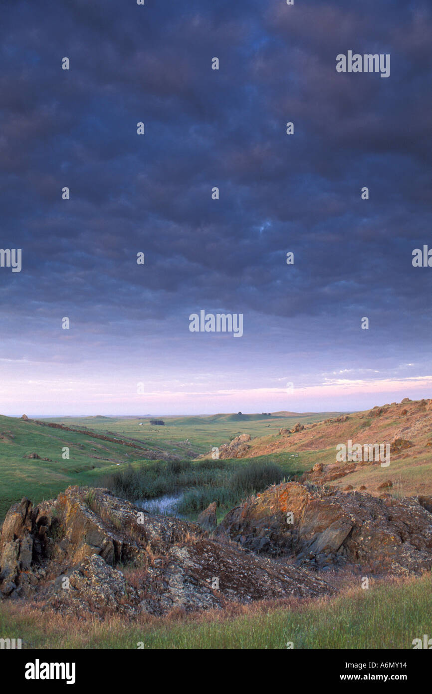 Cumulus clouds over prairie hi-res stock photography and images - Alamy