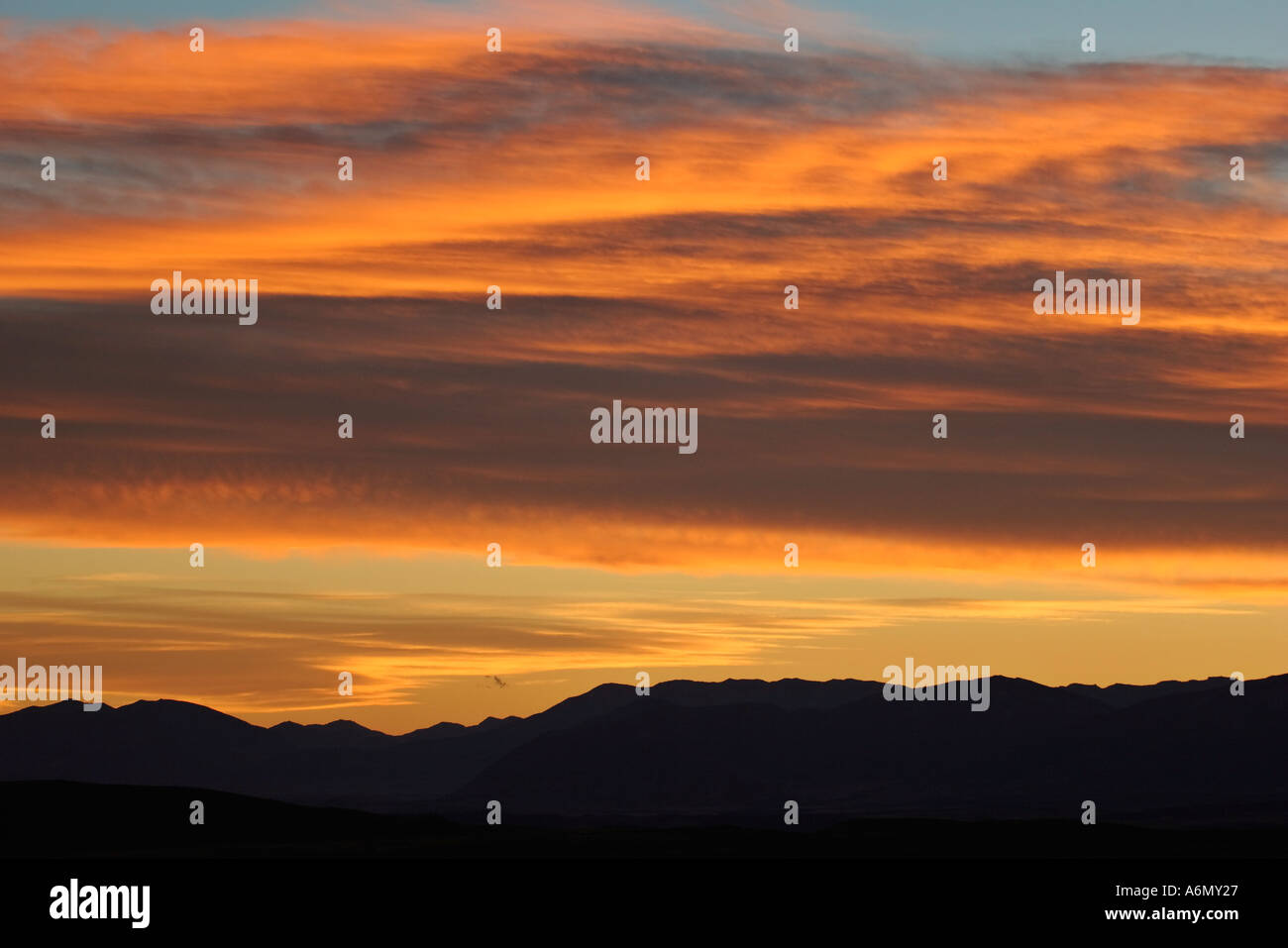 Gorgeous sunrise over Mount Cook Range in scenic New Zealand Stock ...