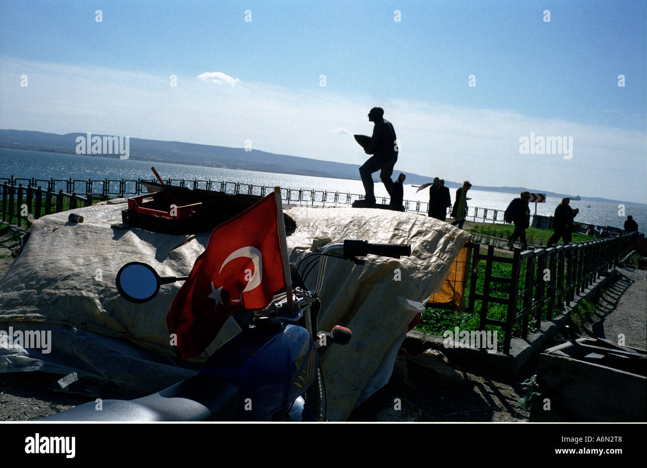 TURKEY THE GALLIPOLI WW1 BATTLEFIELDS THE SEYIT ONBASI MONUMENT 2006 ...