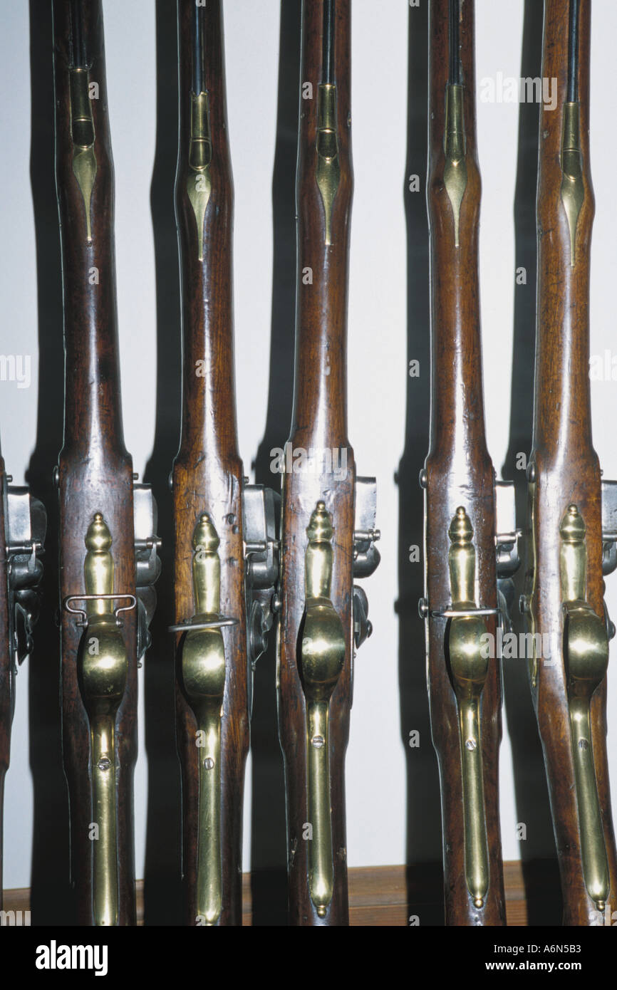 Colonial muskets hi-res stock photography and images - Alamy