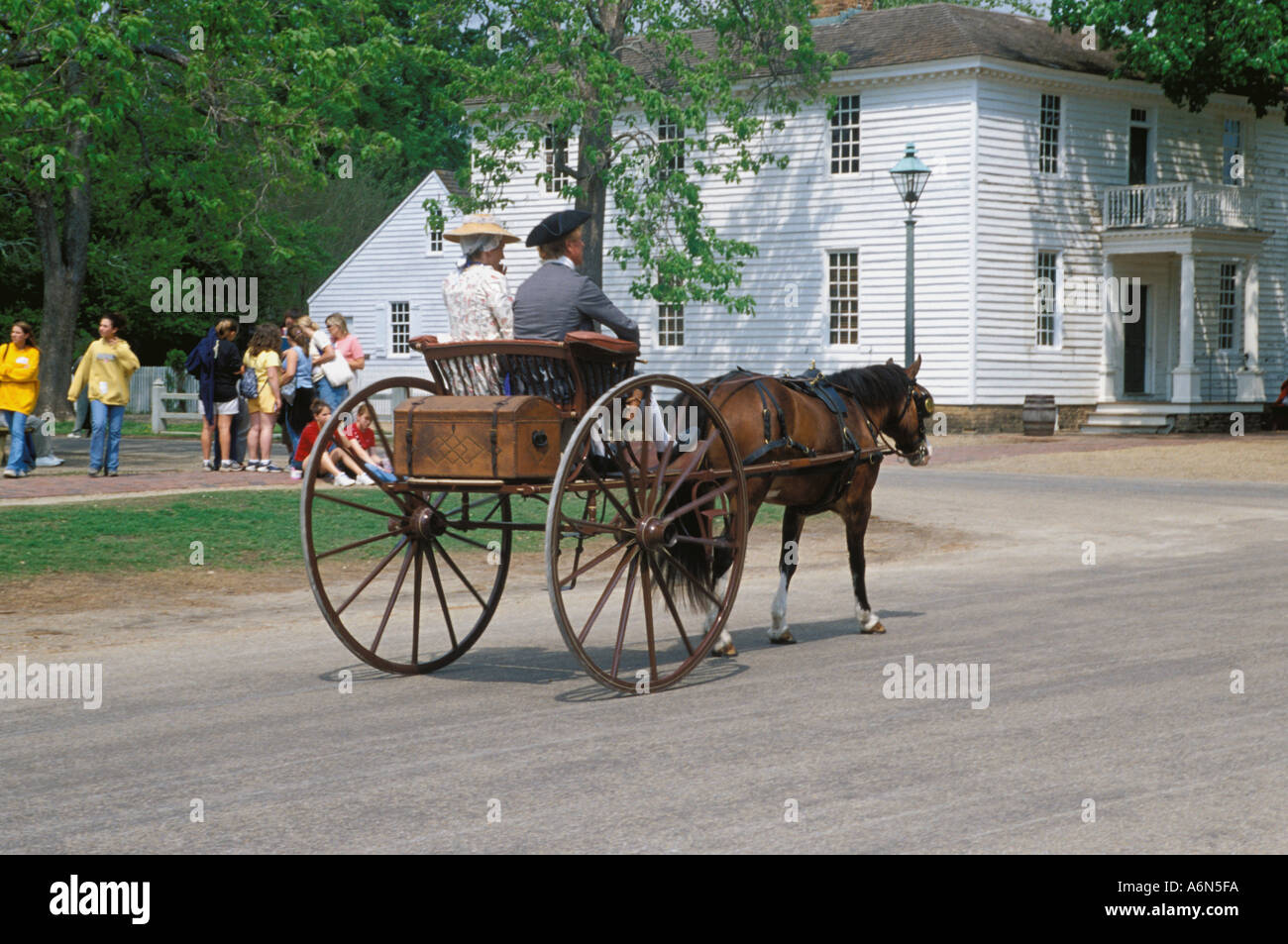 Colonial williamsburg docent hi-res stock photography and images - Alamy