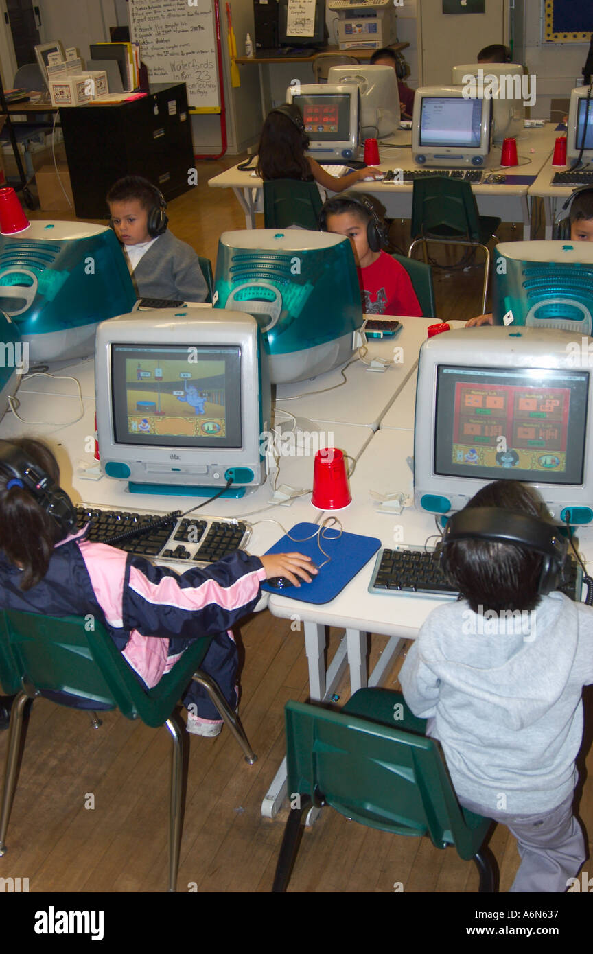 Hispanic students at computer lab Stock Photo - Alamy
