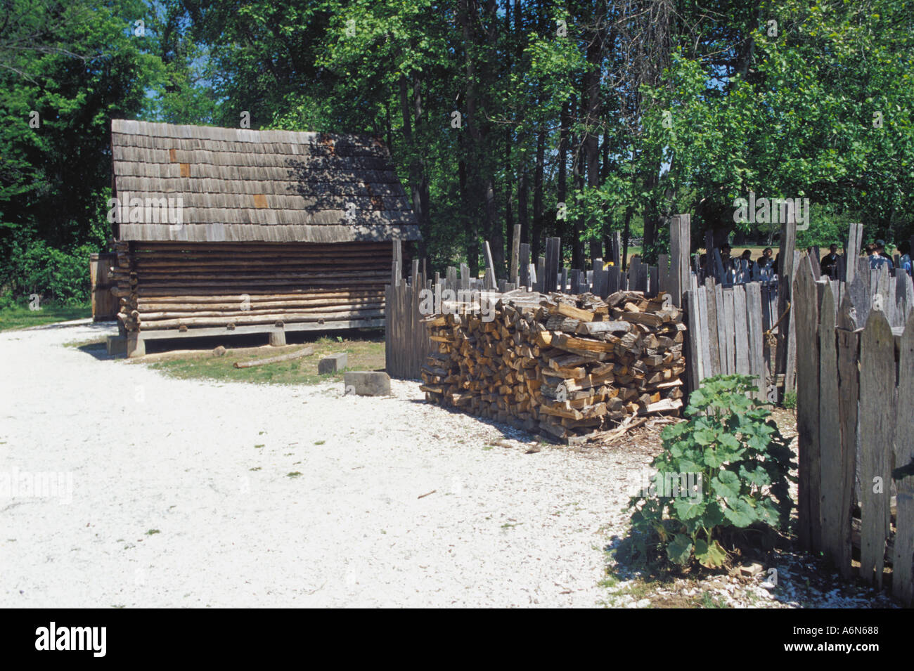 Slave cabin virginia hi-res stock photography and images - Alamy