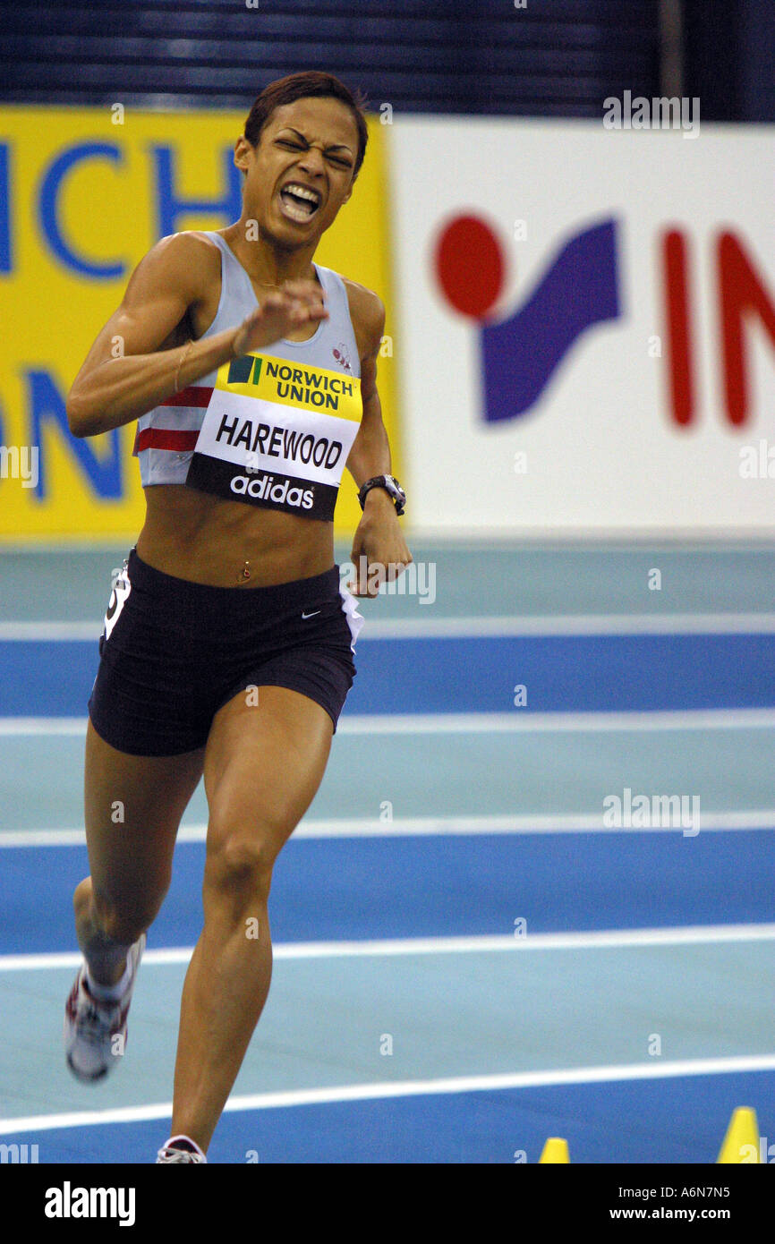 Woman sprinter in blocks hi-res stock photography and images - Alamy