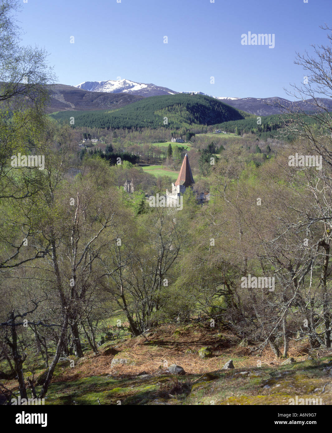 Crathie kirk hi-res stock photography and images - Alamy