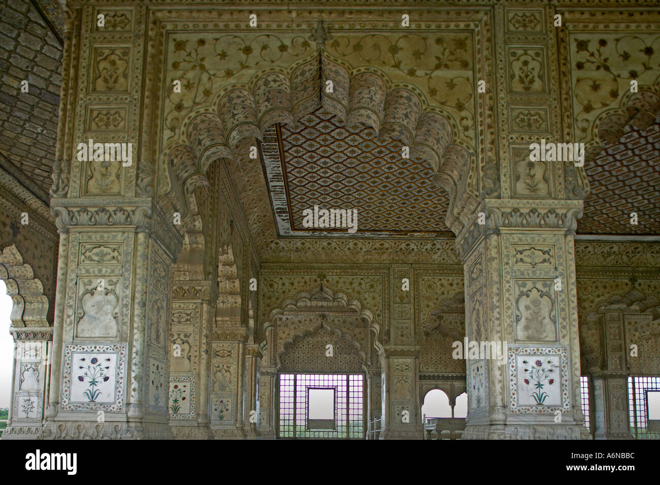 Interior diwan khas red hi-res stock photography and images - Alamy