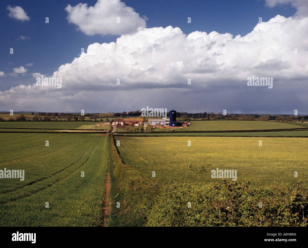 farm and farmland worcestershire Stock Photo - Alamy