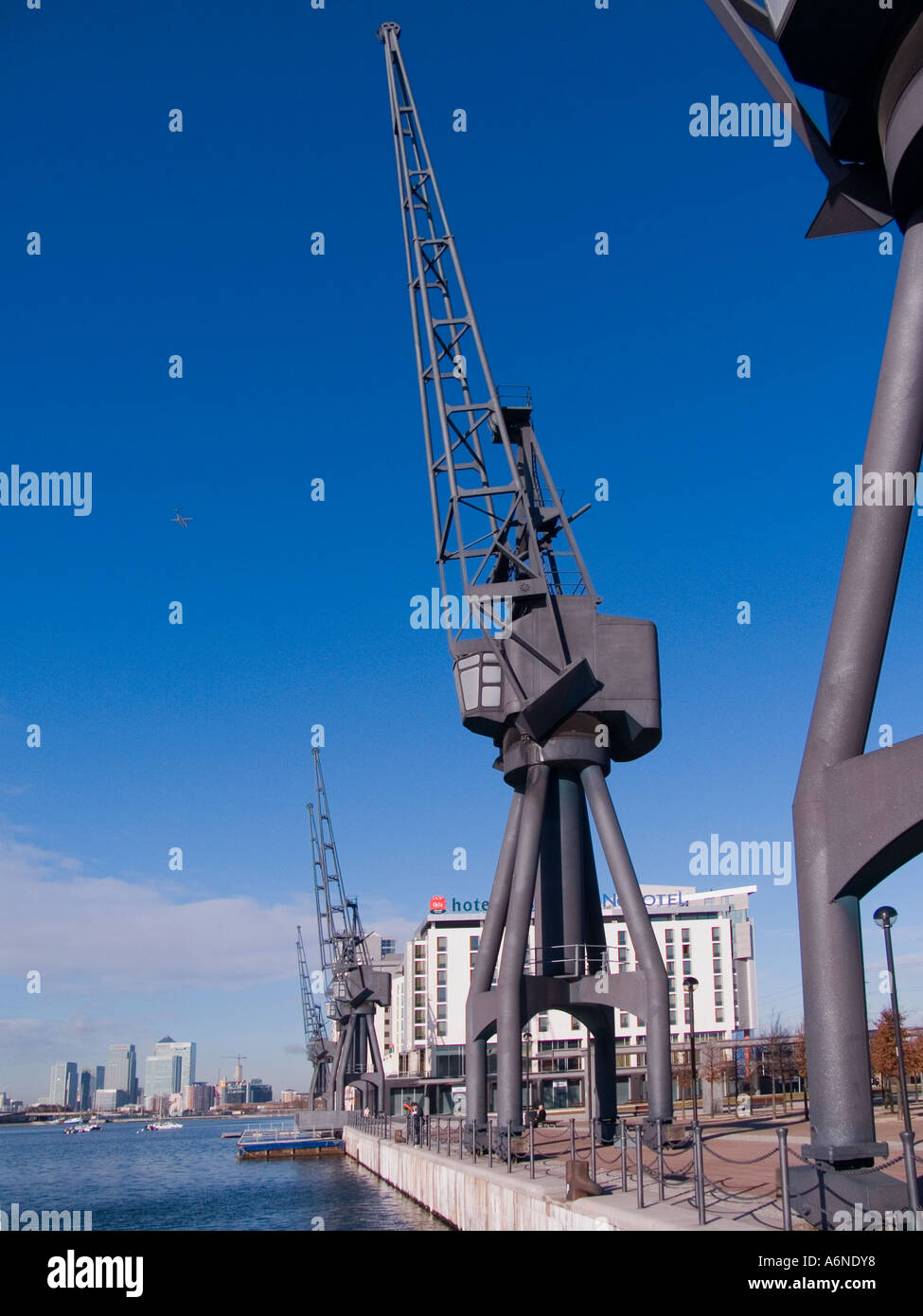 Medieval london port hi-res stock photography and images - Alamy