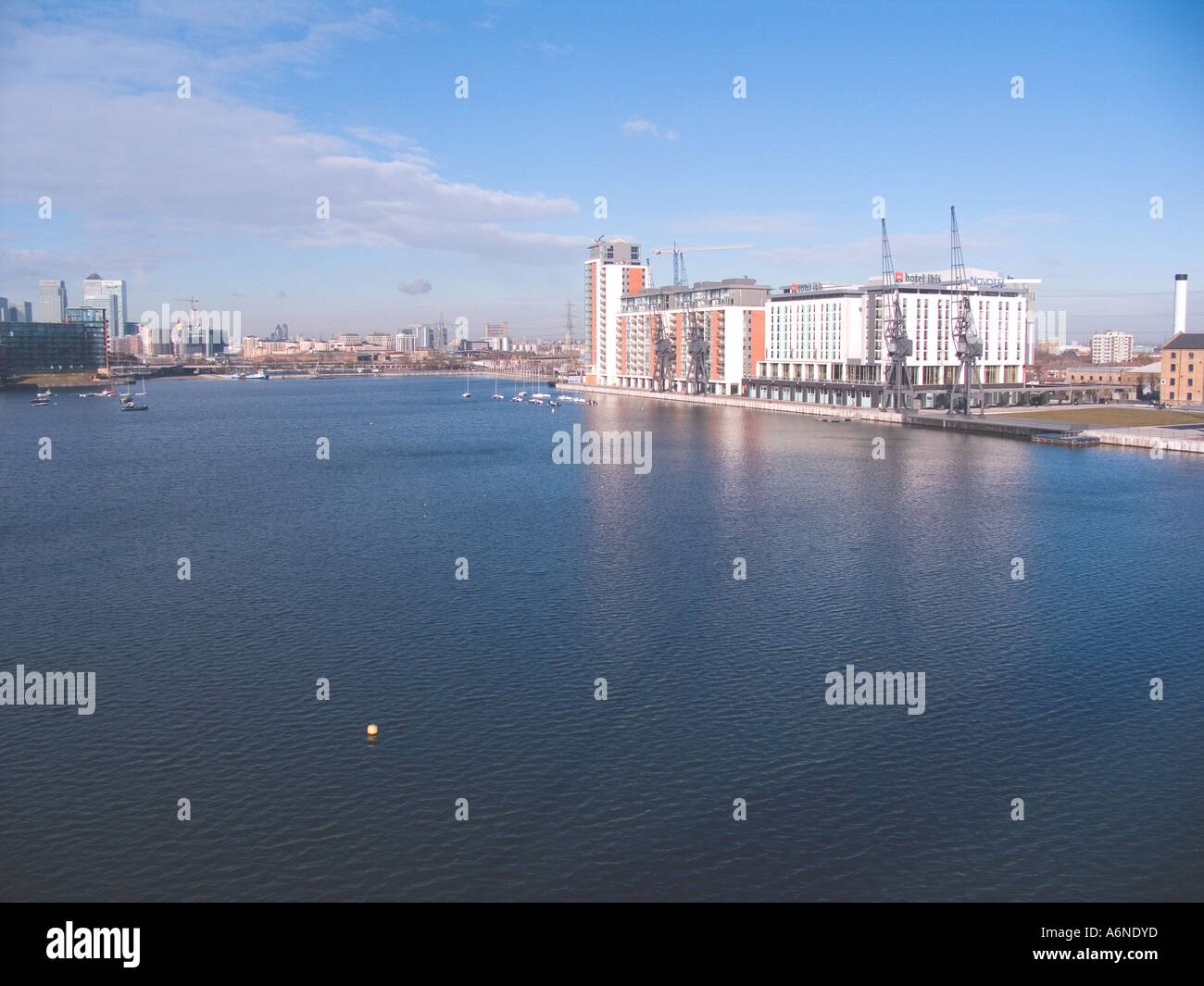 Medieval london port hi-res stock photography and images - Alamy