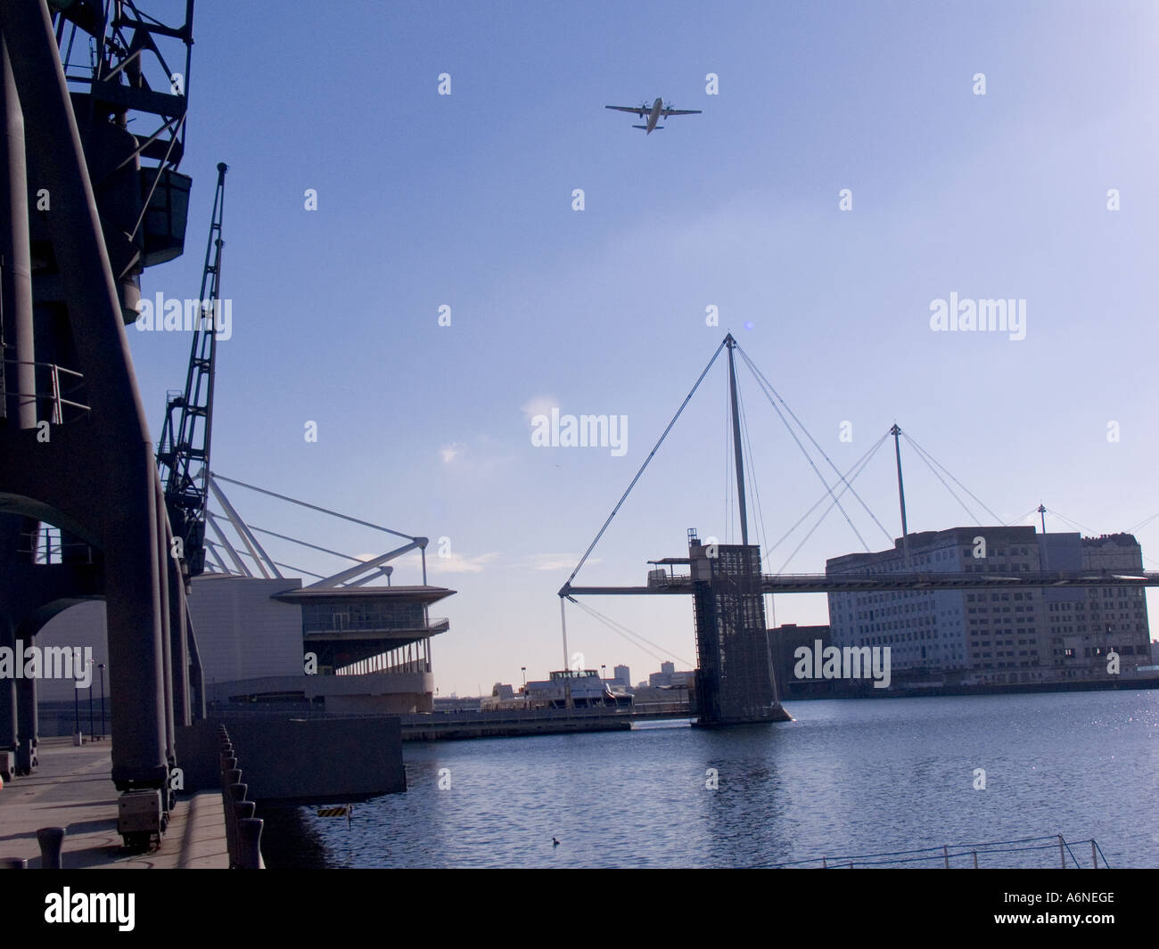 Medieval london port hi-res stock photography and images - Alamy
