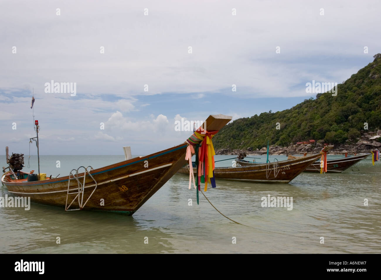 Different coloured boats hi-res stock photography and images - Alamy