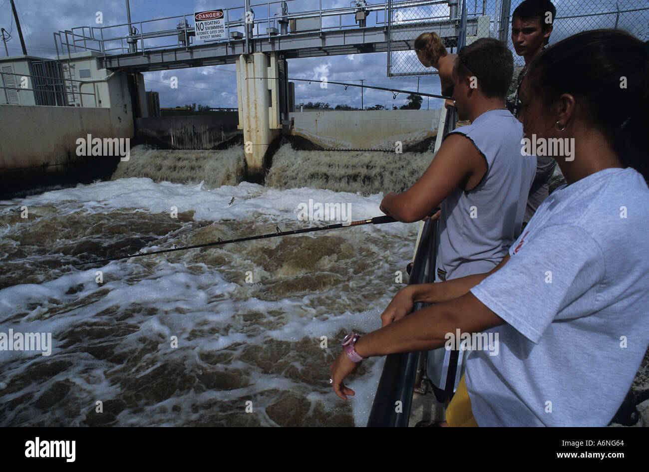 Polluted runoff flowing into South Florida estuary after the 2004 ...