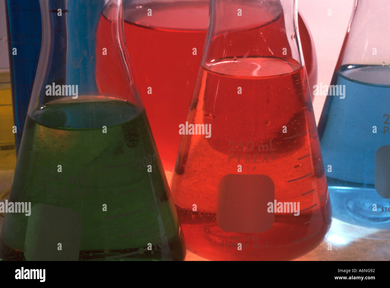 Erlenmeyer vessel hi-res stock photography and images - Alamy