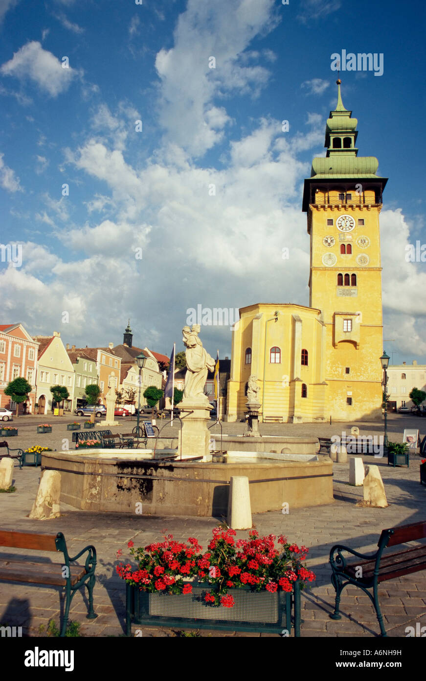 Rathaus with Renaissance tower and Rathauskapelle Hauptplatz Retz Lower ...